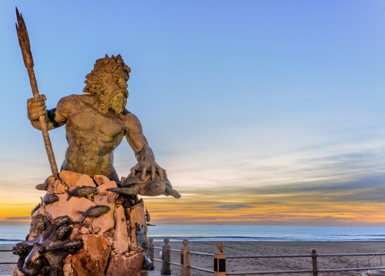 Top 5 Virginia Beach Attractions: A First-Time Visitor's Guide